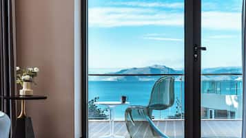 Quarto casal superluxo, vista para o oceano | Escrivaninha, cortinas blackout, ferros/tábuas de passar roupa