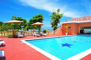 Bar à beira da piscina