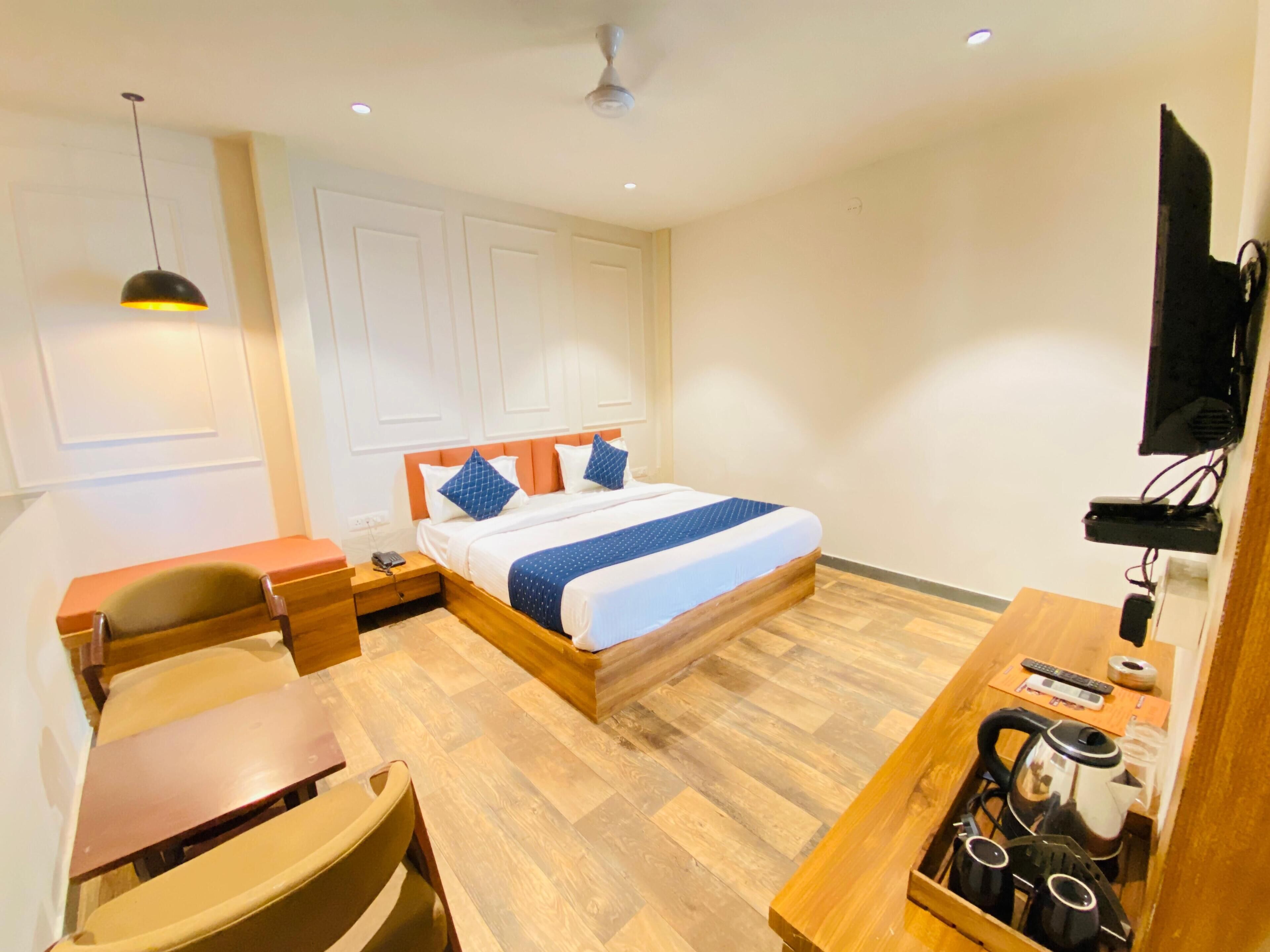 Quarto casal clássico | Escrivaninha, espaço de trabalho para notebook, Wi-Fi de cortesia