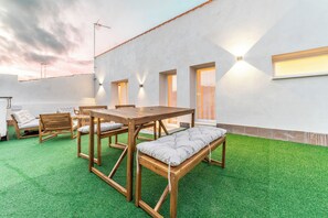 Apartamento superluxo, sacada, vista para a cidade | Terraço/pátio