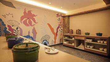 Pequeno-almoço tipo buffet diário (375 INR por pessoa)