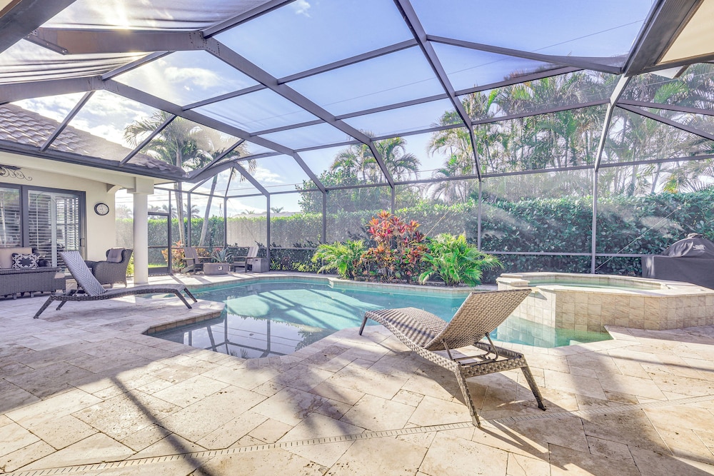 3 Mi To Bonita Beach: Gem W/ Outdoor Kitchen & Spa - Bonita Springs, FL