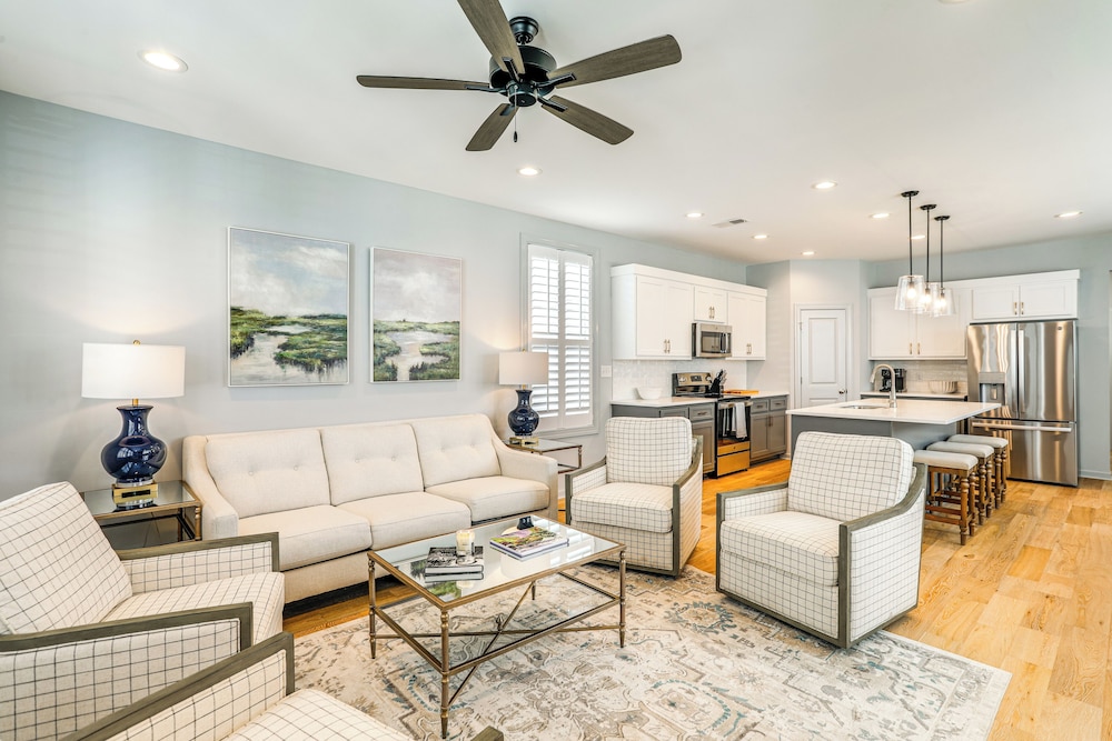 Near Square & Campus: Modern Home W/ Pool Access! - Oxford, MS