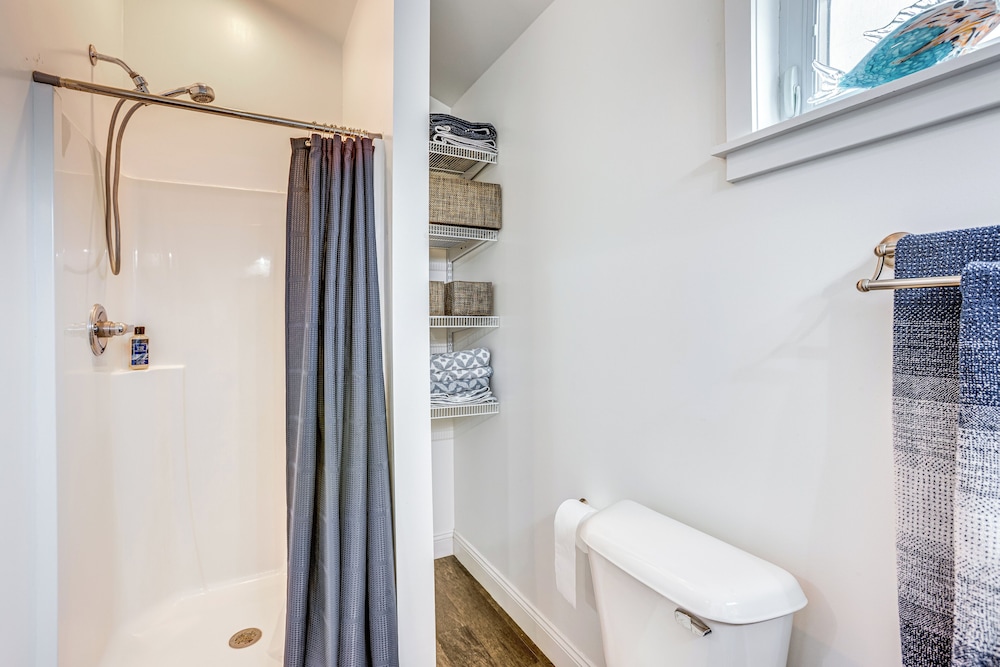 Close To Trails & Town! Artsy Apt In Frankfort - Frankfort