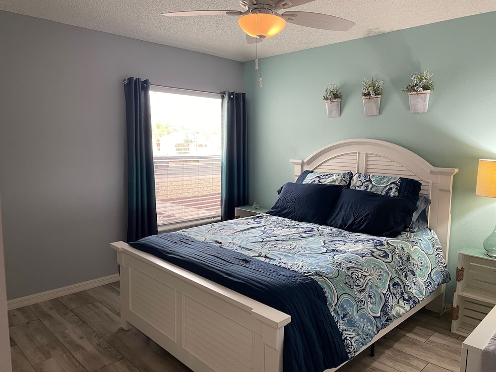 Modern home with no carpet, private hot tub, fire pit, golf cart, and ...