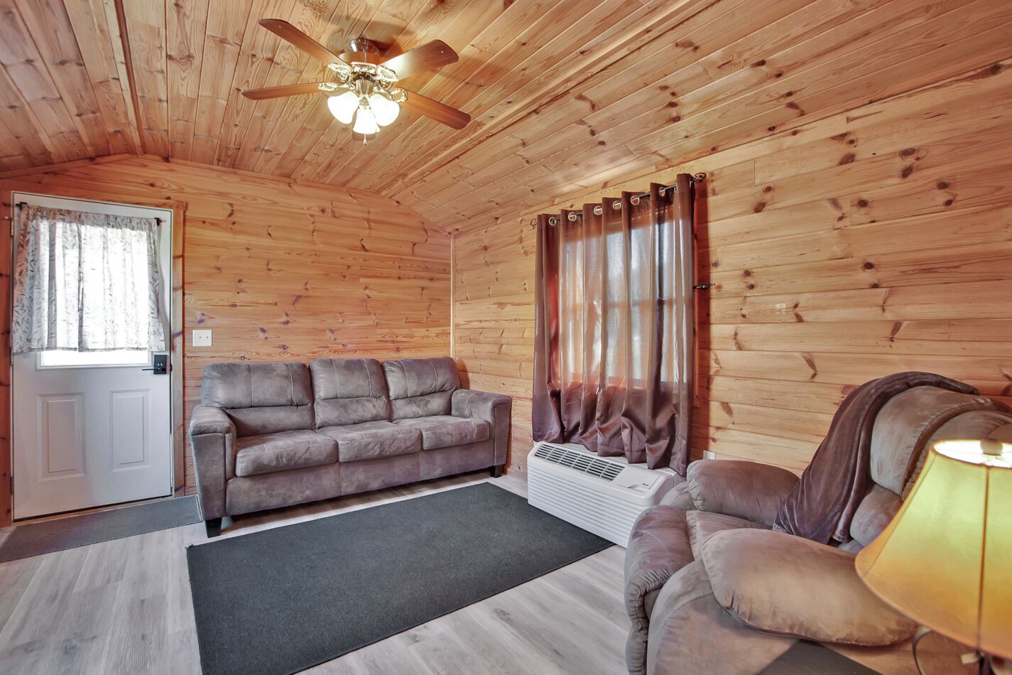 Hilltop Hideaway 1 - Pet Friendly! - Knoxville, PA