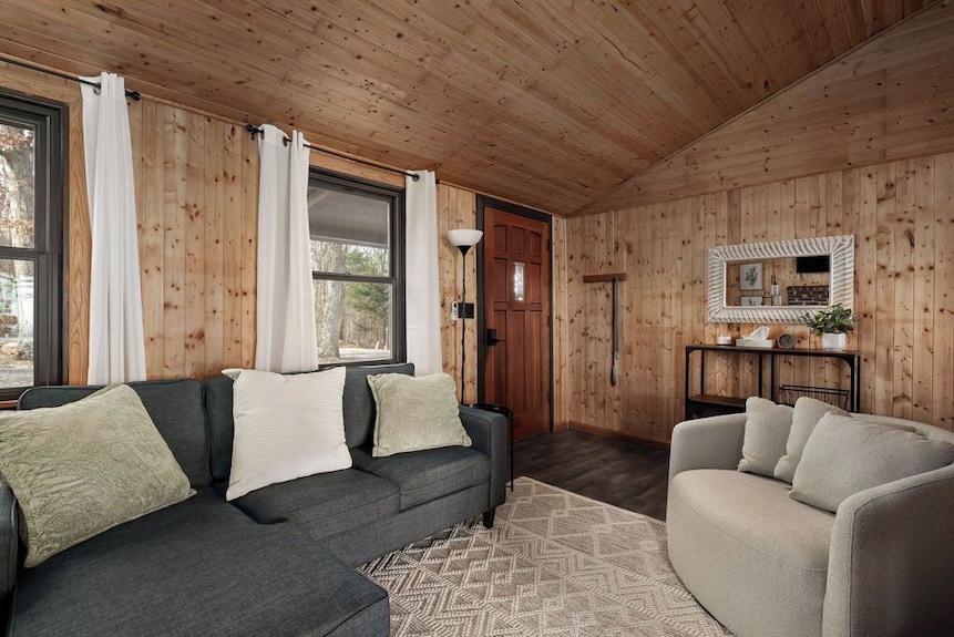 Cozy Mountain Cabin With Stunning Views, Modern Comforts & Fast Wifi - Front Royal, VA
