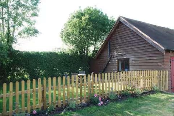 The Chalet Is Pet Friendly On A Farm Near Malvern - Herefordshire