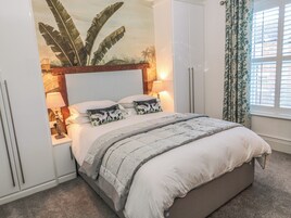 2 quartos, individualmente decorados, individualmente mobiliados