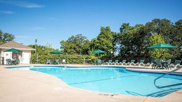 Piscina exterior sazonal
