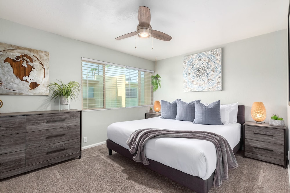 Rustic Modern Townhouse Old Town 4 Heated Pools - Scottsdale, AZ