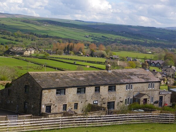 Shay Bank Cottage - West Yorkshire