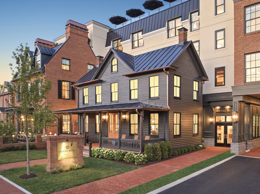 Hotel Burg - Leesburg, VA