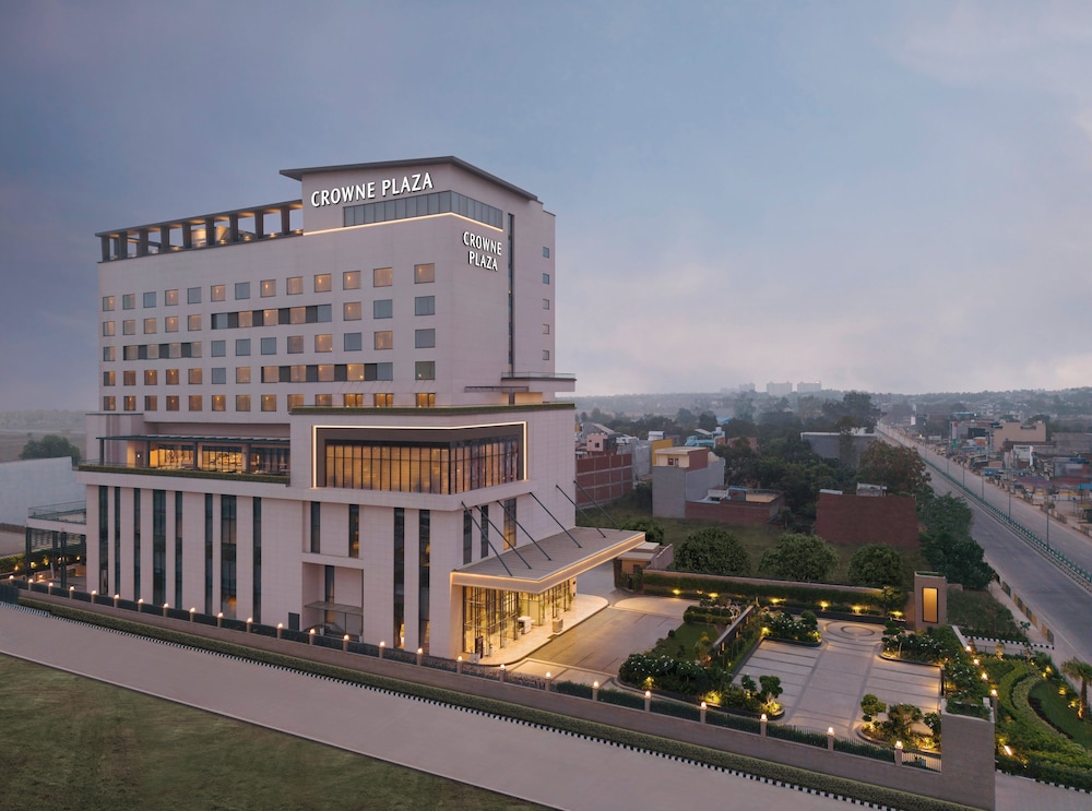 Crowne Plaza Lucknow By Ihg - Lucknow