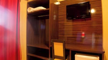 Quarto luxo | Frigobar, Wi-Fi de cortesia, roupa de cama