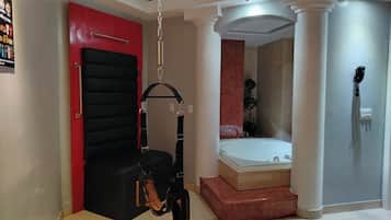 Quarto premium, 1 quarto | Banheiro | Secador de cabelo, sabonete, papel higiênico