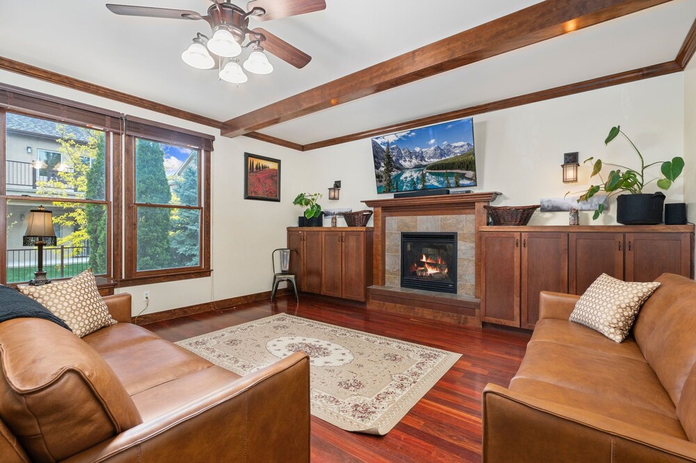 The Fireside Retreat 6 Bd, Sauna, Home Theater - Greeley, CO