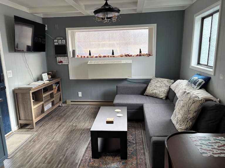 Whispering Pines - A Charming 2-bedroom Cabin With Wifi, Ac In Serene Pipestem - Brush Creek Falls, Athens