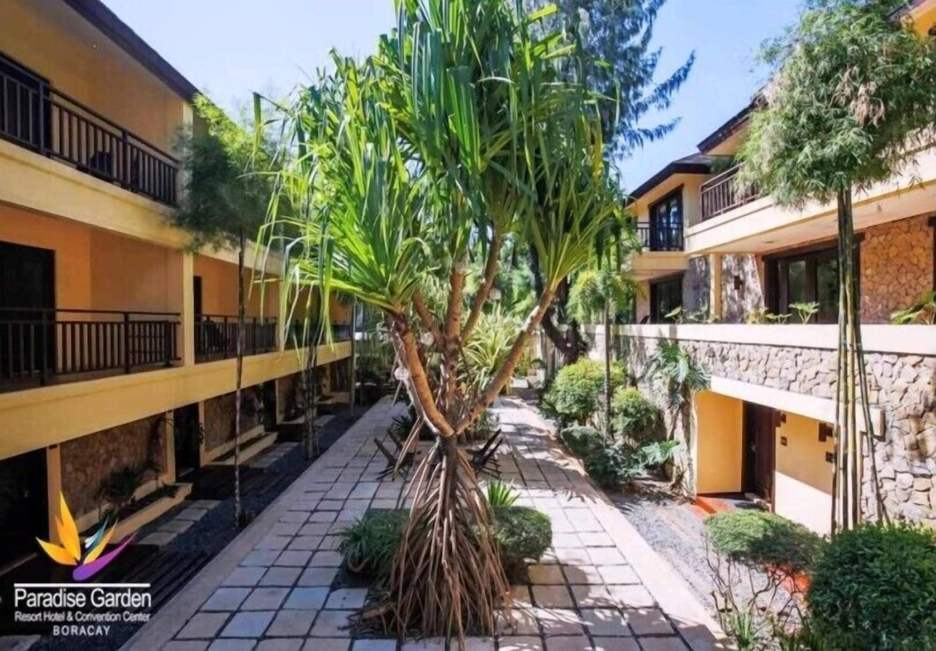 Quarto casal ou duplo grand, banheira de imersão, vista para o resort | Roupas de cama de algodão egípcio, roupas de cama premium