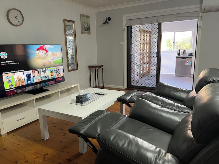 Garden View Entire Self Contained Guesthouse - Sydney