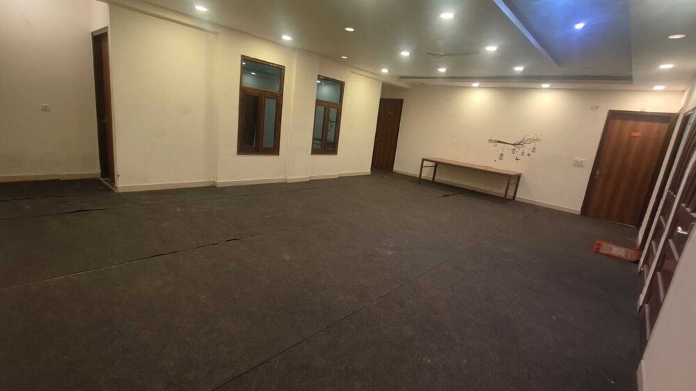 Hotel The Classic Inn Noida Sec 70 - Noida