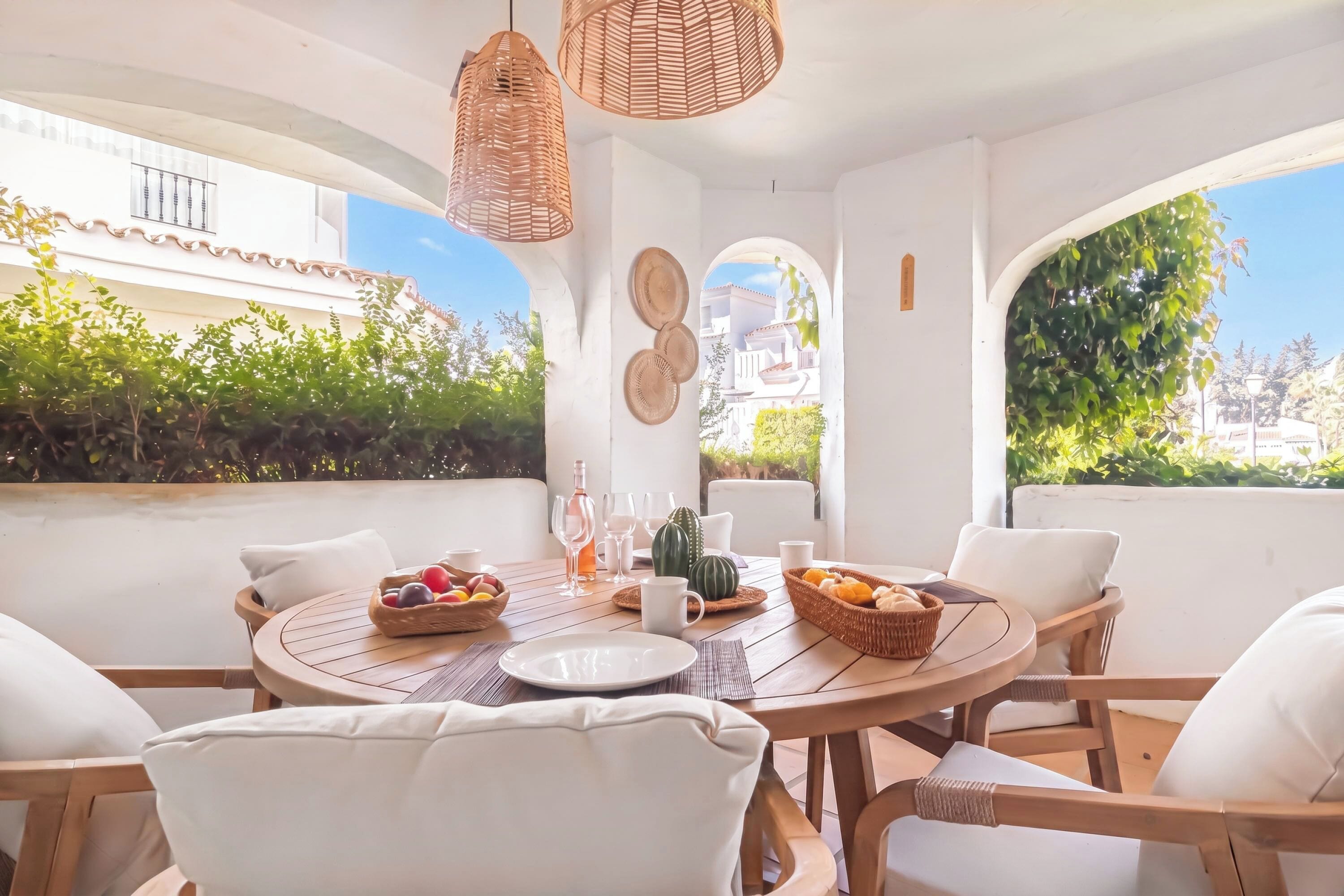Apartamento Lua de Mel, 2 quartos, 2 casas de banho (Los Naranjos de Marbella Luxury) | Refeições ao ar livre