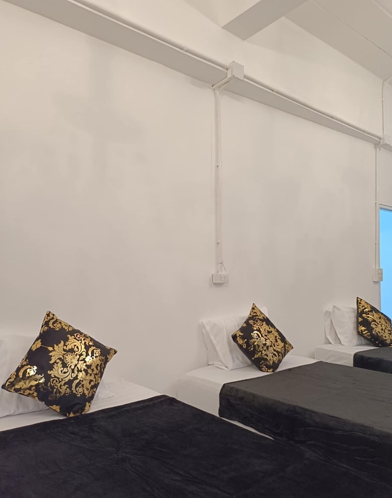 Mahana Hostel & Beach Bar Pattaya - Pattaya City