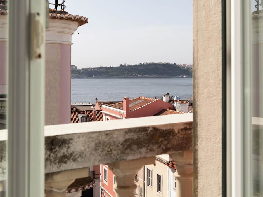 Quarto Duplo Standard | Secretária, secretária adequada para computadores portáteis