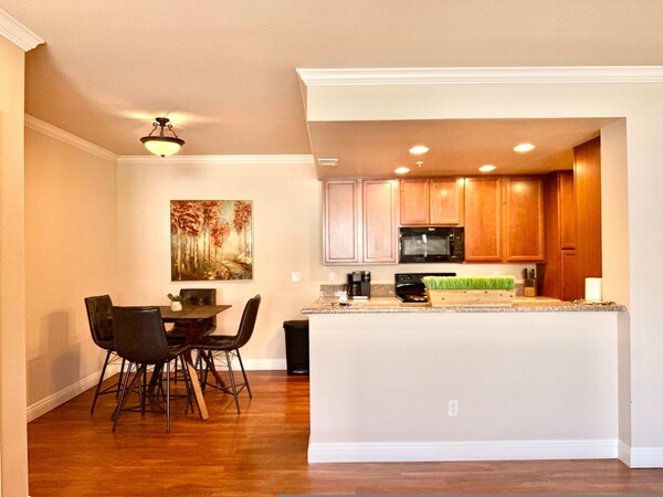 New Elegant 1br Retreat Heated Pool Gym Sauna - Reno, NV