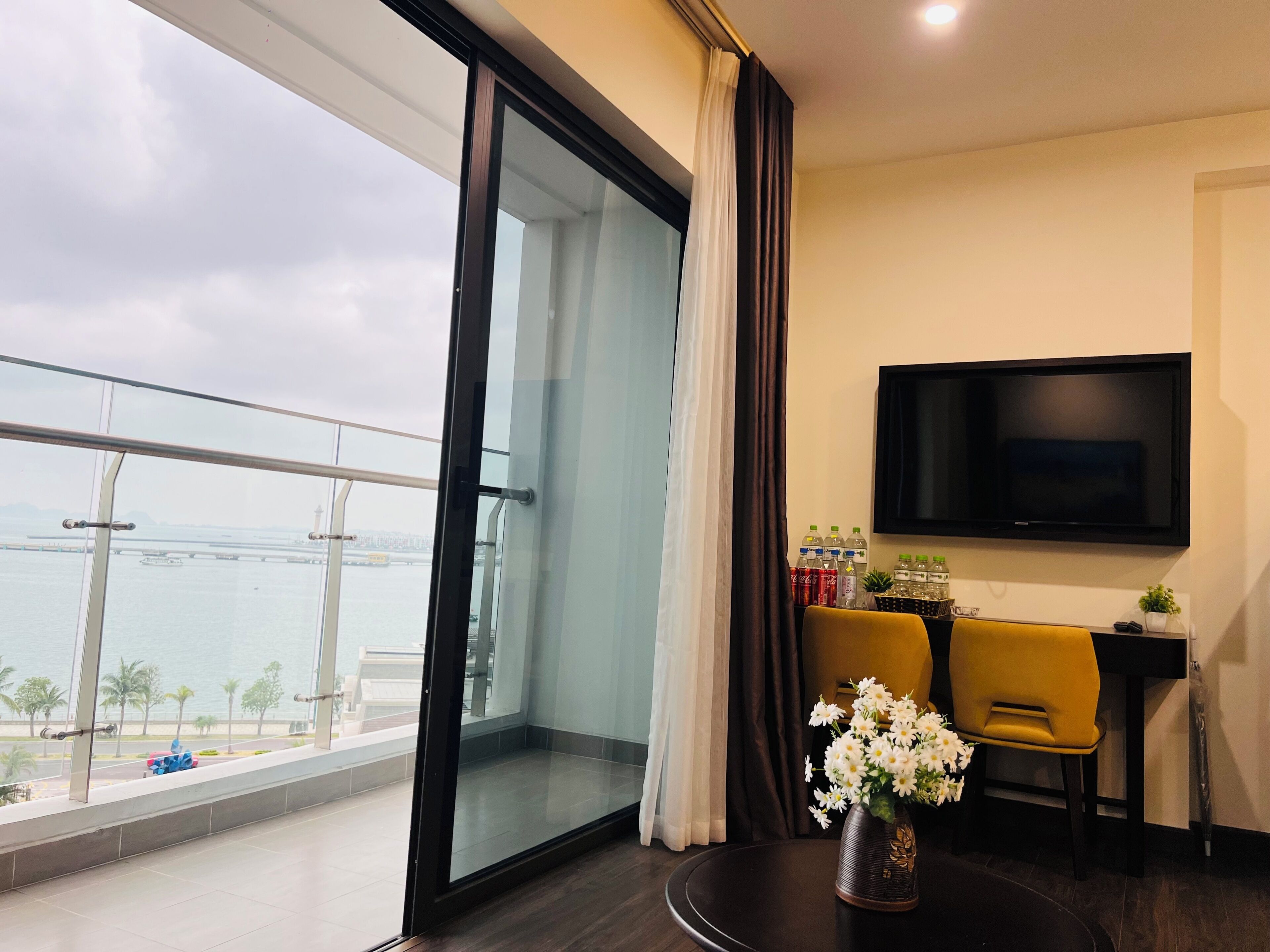 Apartamento de Luxo, vista para a praia | Sala de estar | Brinquedos 