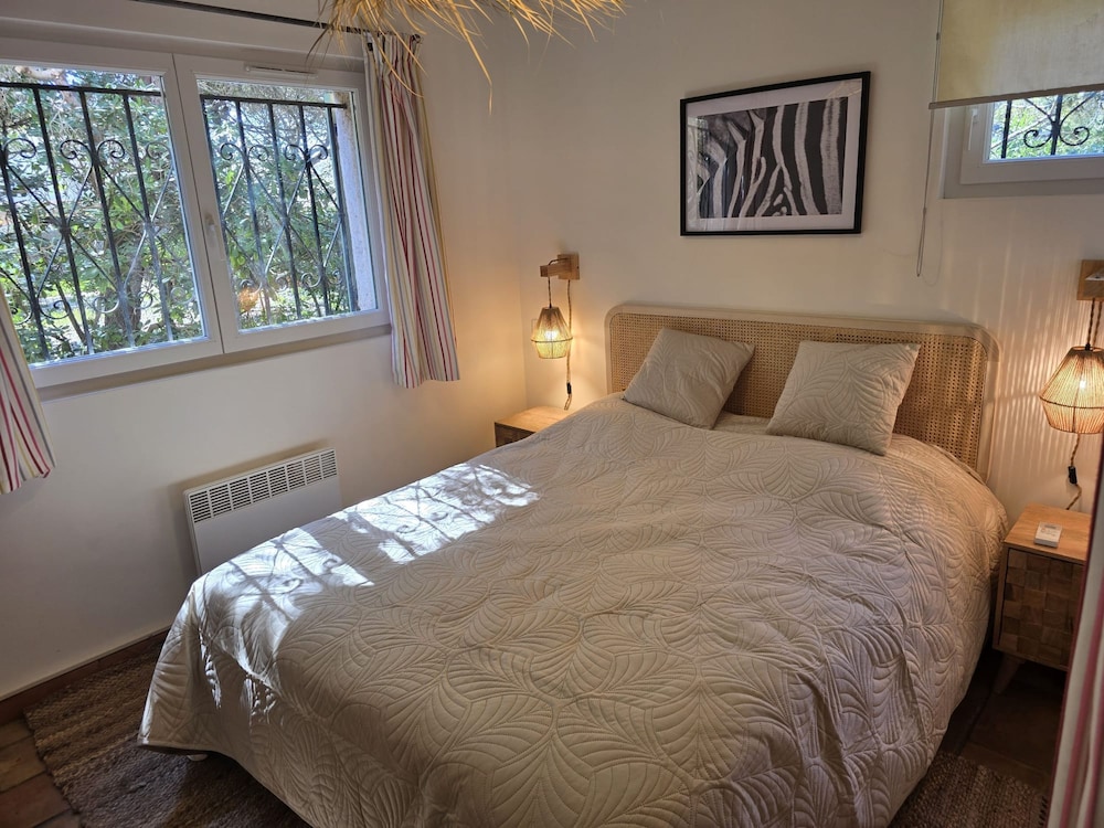 Villa les ifs pieds dans l'eau - Les Issambres | Vrbo