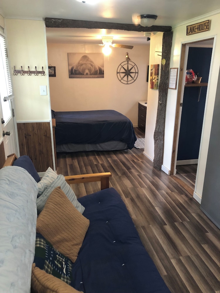 Lakeside Cottage #304 at Valcour Cottages - Plattsburgh | Vrbo