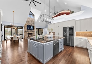 Casa, várias camas (Lucent Sunset Retreat) | Cozinha privada