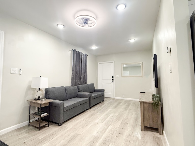 Town & Country Andover Nj Area Apt -1st Fl - Lake Hopatcong, NJ