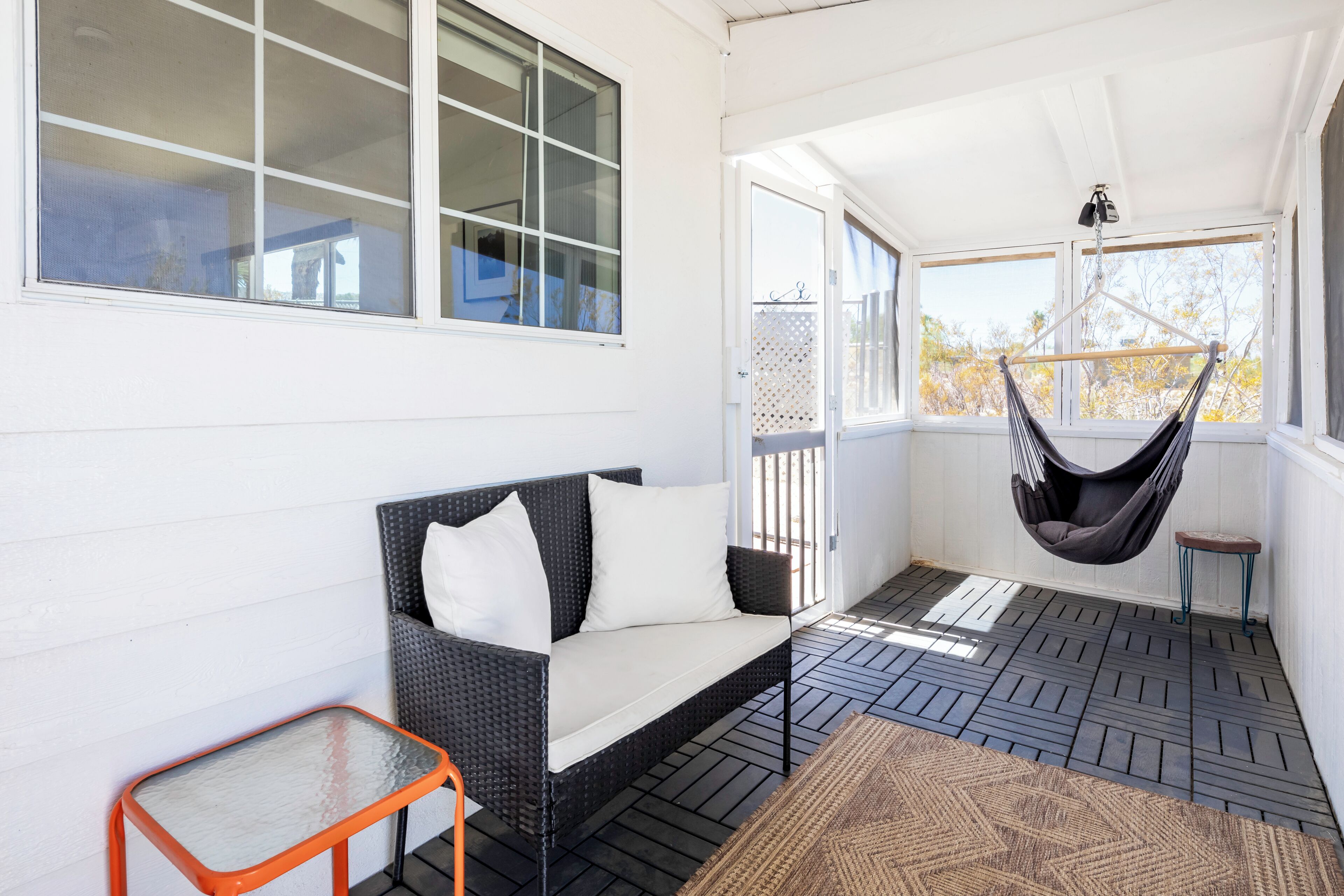 Desert Oasis In The Heart Of Joshua Tree! Game Room, Yards & Mountain Views! - Joshua Tree, CA