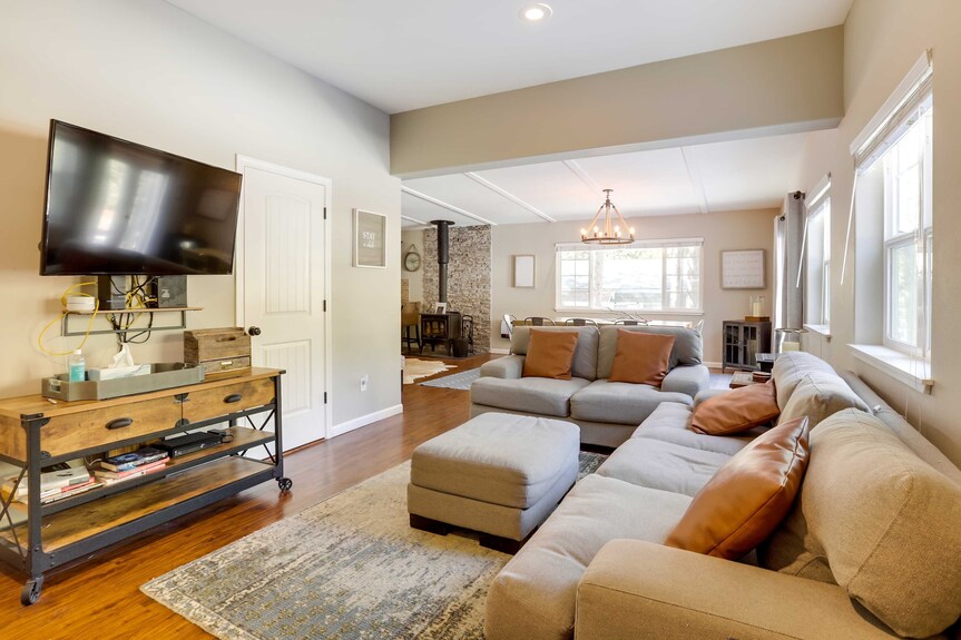 Charming 4-bedroom House In Delightful South Lake Tahoe Near Tahoe Golf Course - South Lake Tahoe, CA