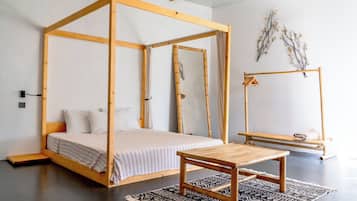 Frigobar, cofres nos quartos, Wi-Fi de cortesia, roupa de cama