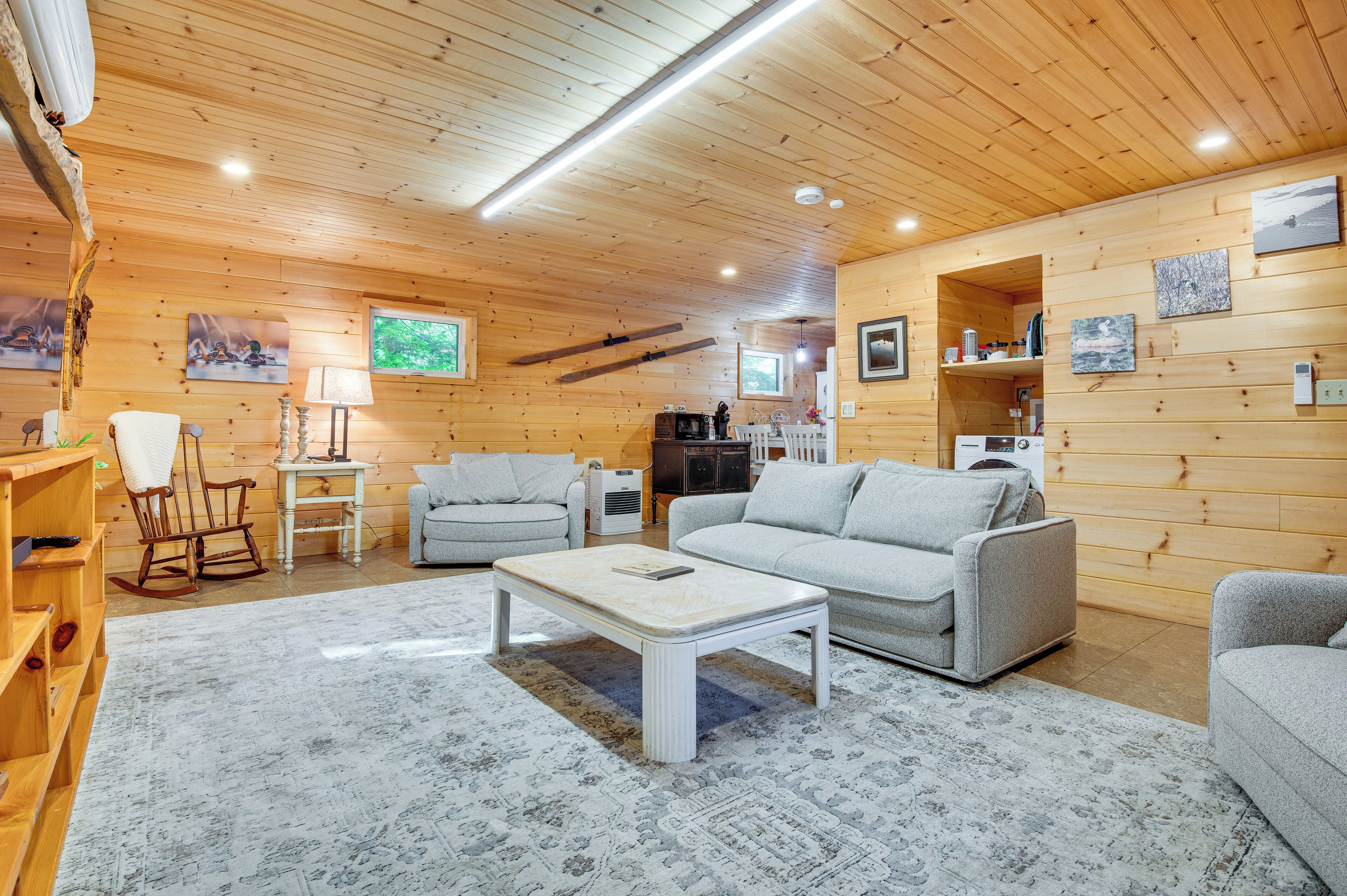 Hiking & Snowmobile Trails On-site: Alton Retreat! - Lake Winnipesaukee, NH