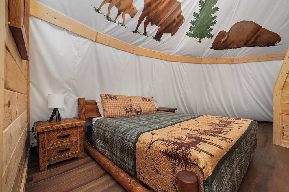 Buffalo Run Teepee, Free Tickets, No catch! - Sevierville | Vrbo