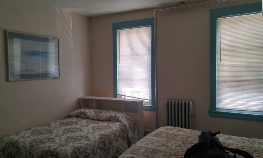 Quarto Clássico com Cama de Casal