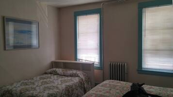 Quarto Clássico com Cama de Casal