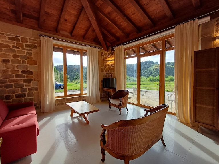 New Apartment With Garden In A Rural House With Sea Views - Ea