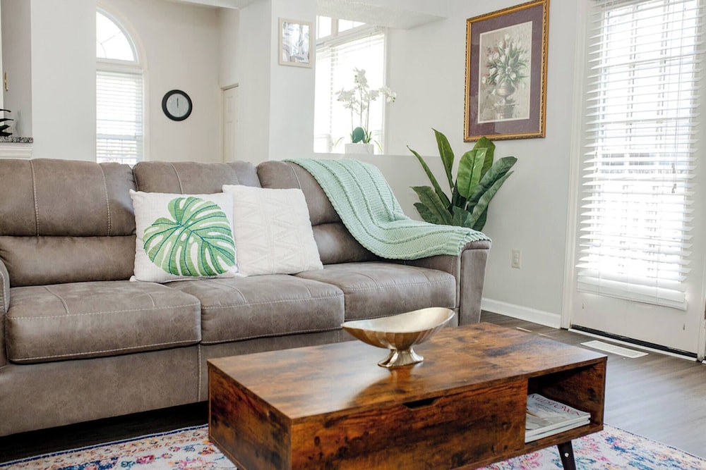 Jacuzzi,crib,walk To Chineese,kebab Rest,food Lion - Apex, NC