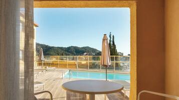 Apartamento, 1 quarto, vista para a piscina | Vista do quarto