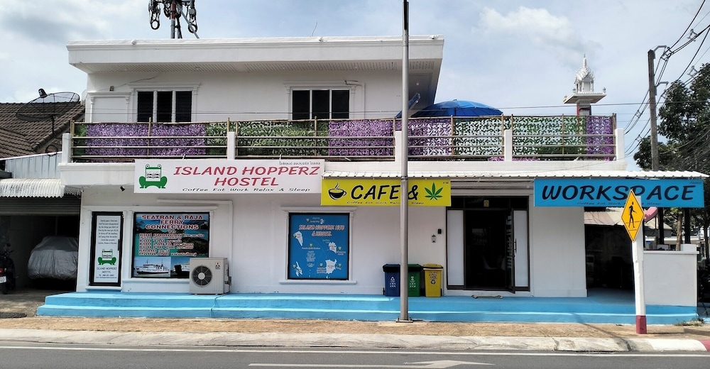 Island Hopperz Hostel Cafe Workspace Bud - Ko Samui