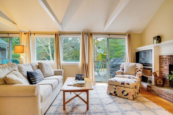 Mashpee River Adventures! Serene Family Retreat - Sandwich, MA