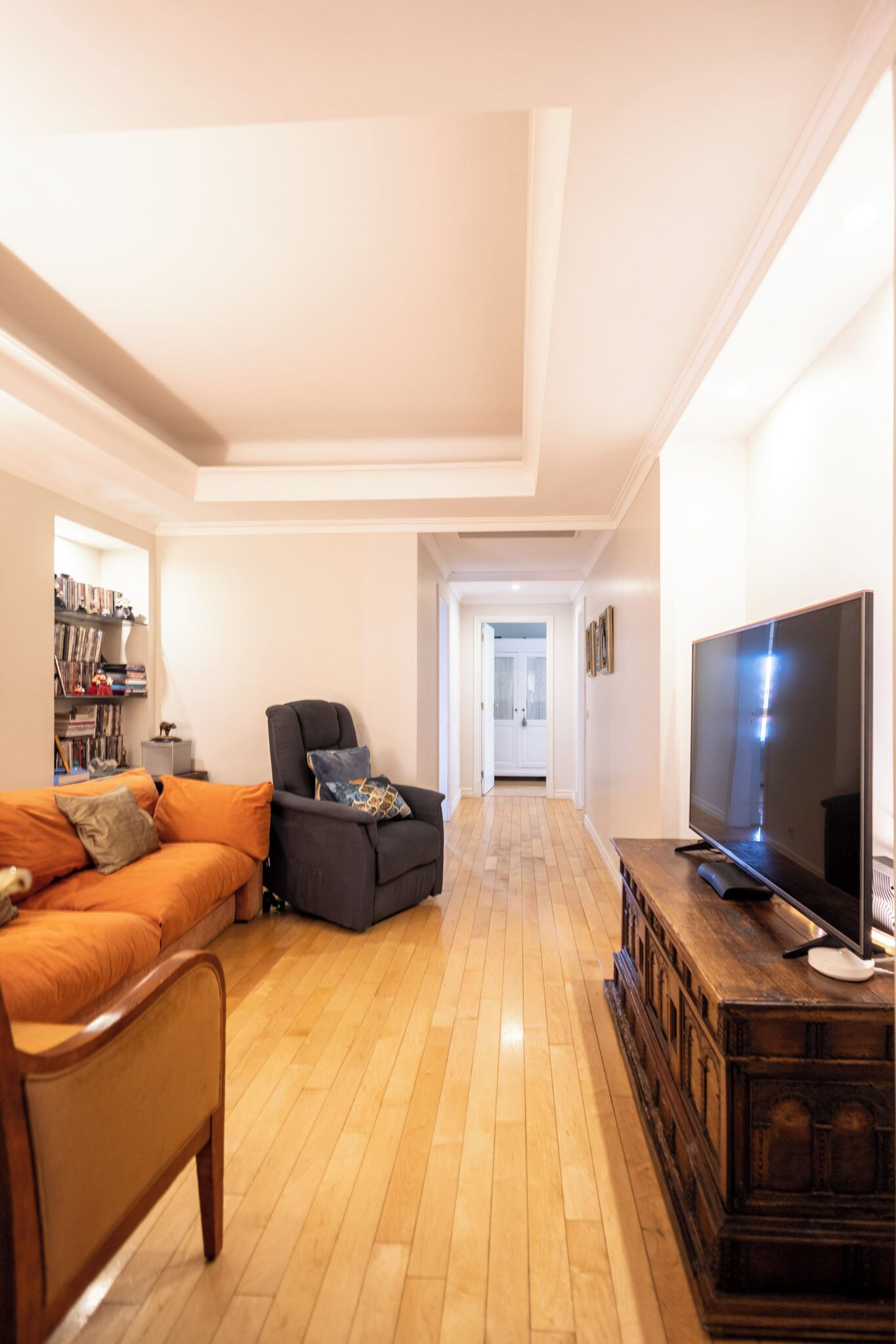 Sophisticated Coastal Elegance: Luxurious 4-bedroom Condo Apartment - 카스카이스