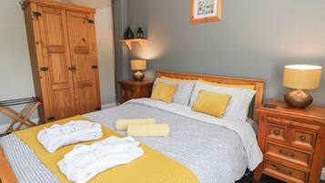 1 quarto, com decoração personalizada, com mobília individualizada