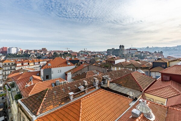 Charming 1-bedroom Apartment In Oporto - São Bento