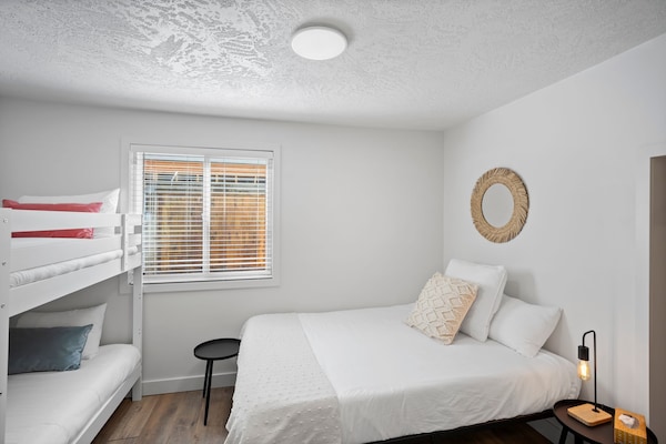 Riverside By Cowichan Lake Cottages - Lake Cowichan